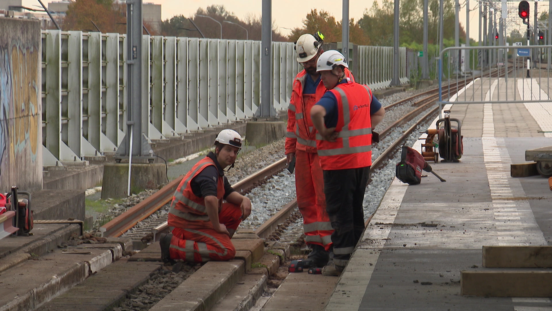 Omroep Flevoland - Nieuws - ProRail vervangt zware spoorstaven ...