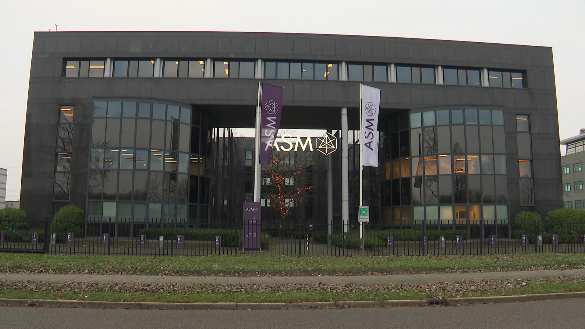 Omroep Flevoland - Nieuws - Chipbedrijf ASM breidt uit in Almere, spil ...