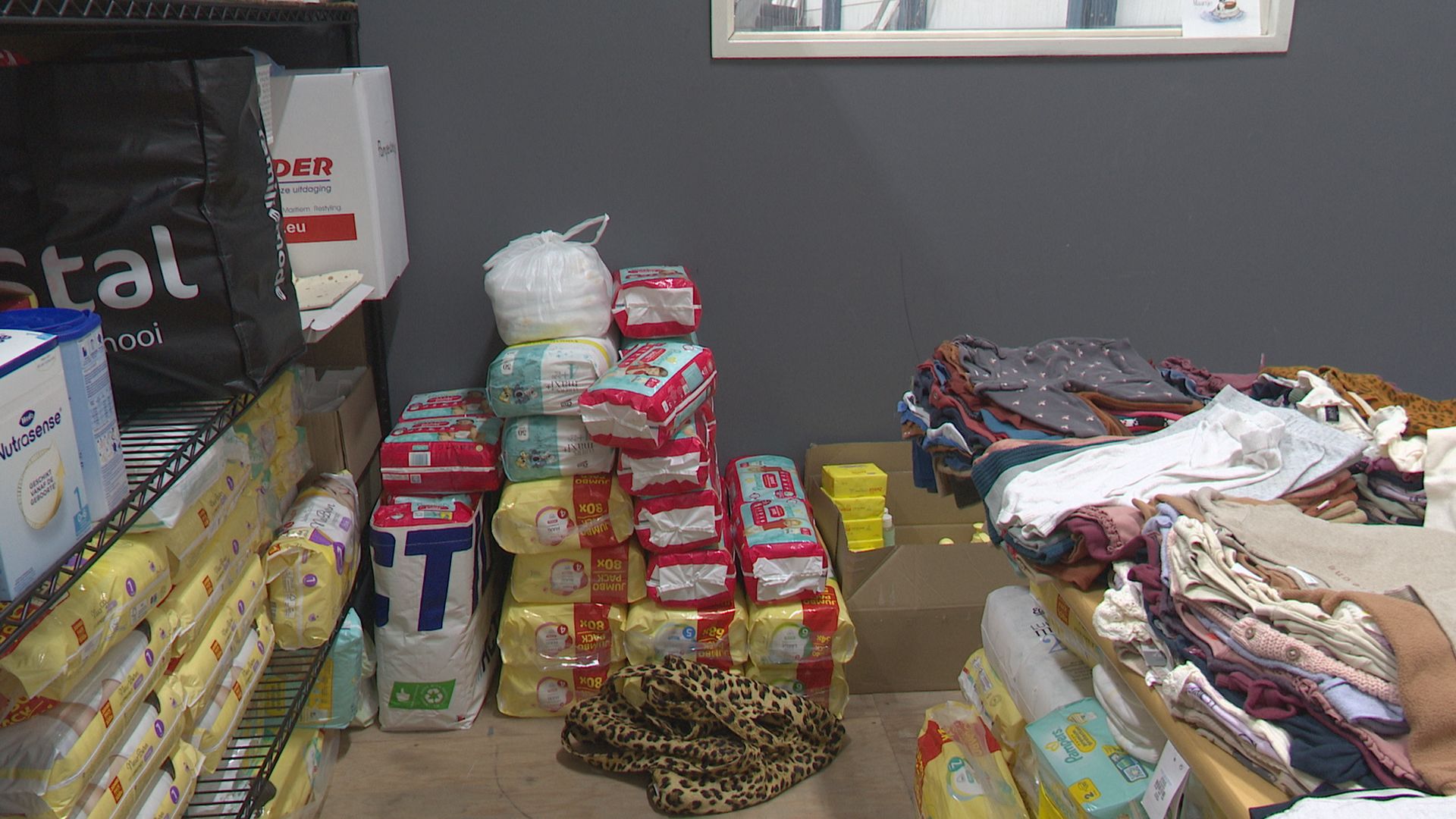 Omroep Flevoland - Nieuws - De Mama Bank helpt zo'n 200 gezinnen: 'We ...